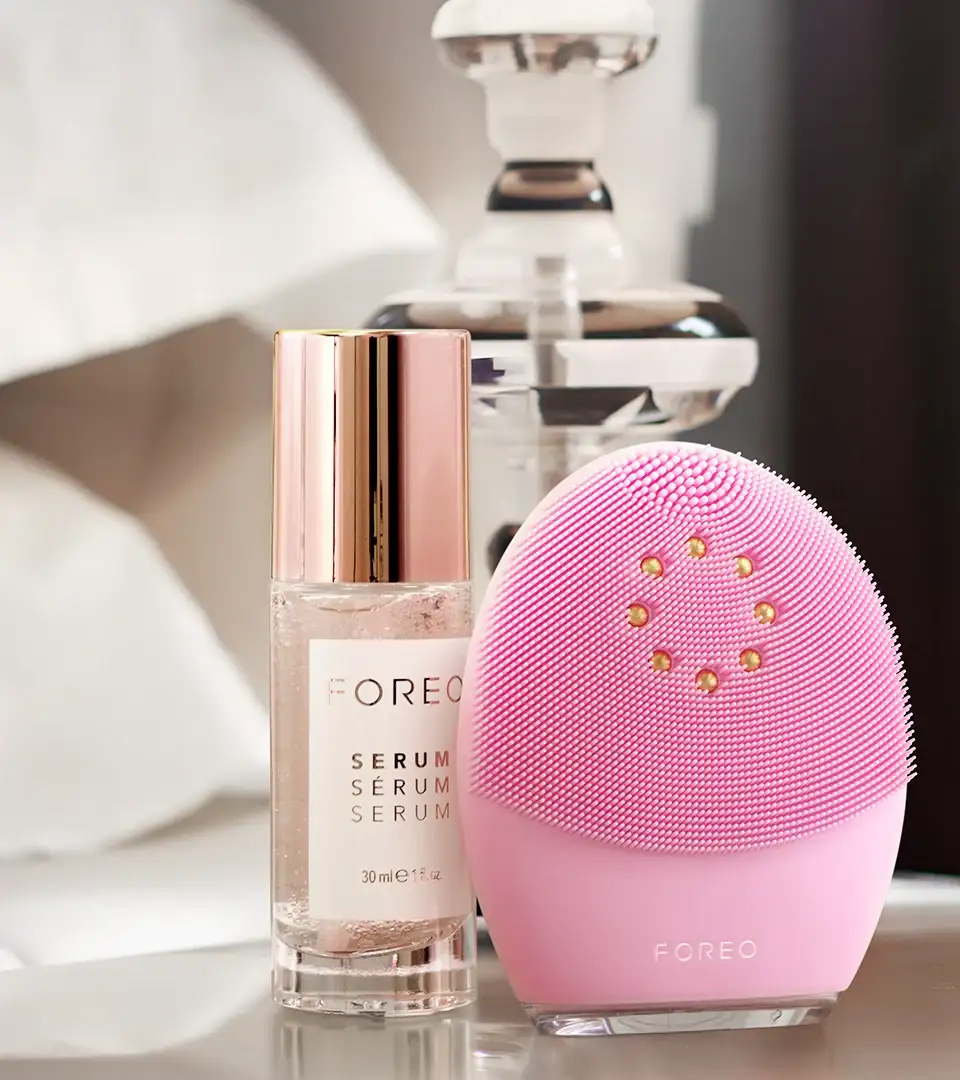 FOREO l Feel amazing with our skincare and oral care devices