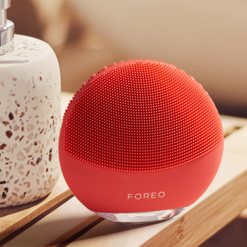 FOREO Sweden l Pro-level Skincare and Oral Care